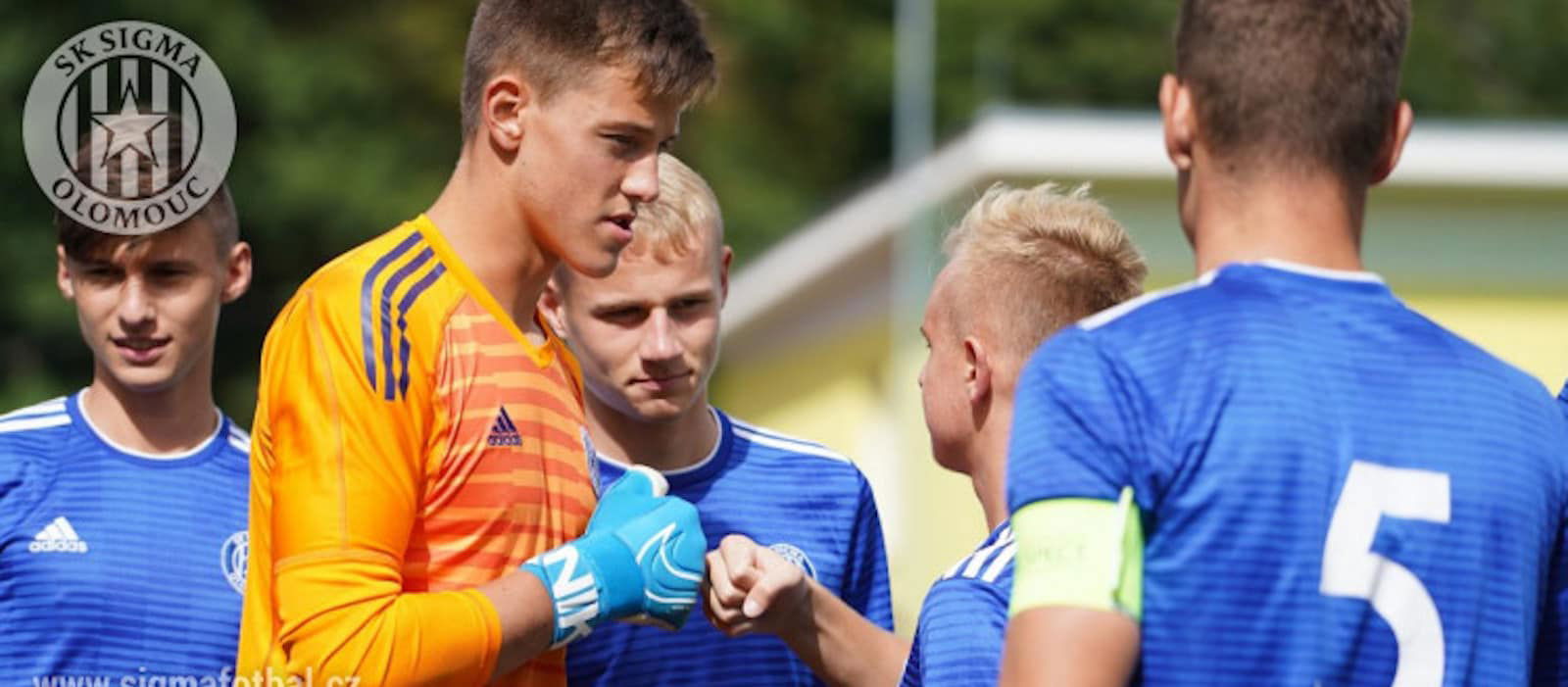 Goalkeeper Radek Vitek completes Manchester United transfer - Man ...