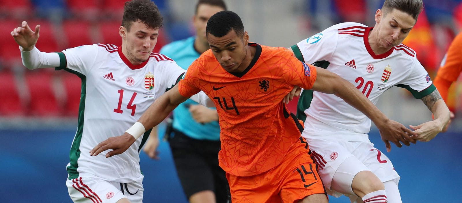 Erik ten Hag makes Cody Gakpo a suprise promise as transfer pursuit ...