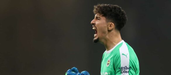 Altay Bayindir helps Turkey to famous win - Man United News And ...