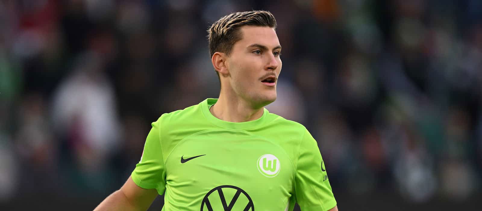 Manchester United and Liverpool go head-to-head for red-hot striker ...