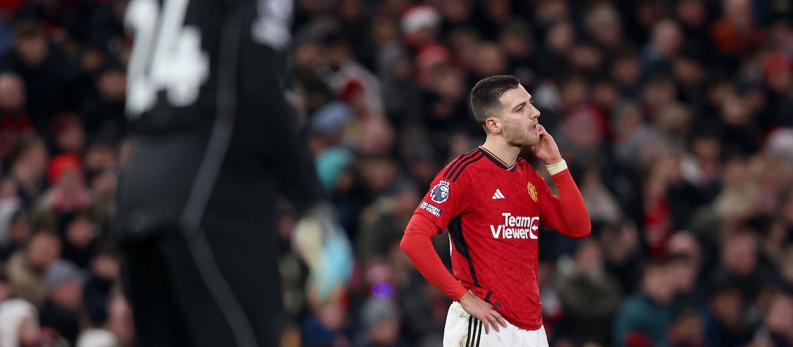 Portugal boss Roberto Martinez lauds "important" Diogo Dalot for his ...