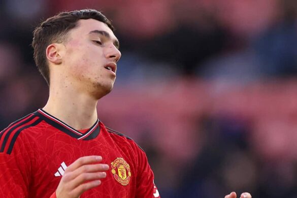 Ruben Curley picks up Scholar of the Year award - Man United News And ...