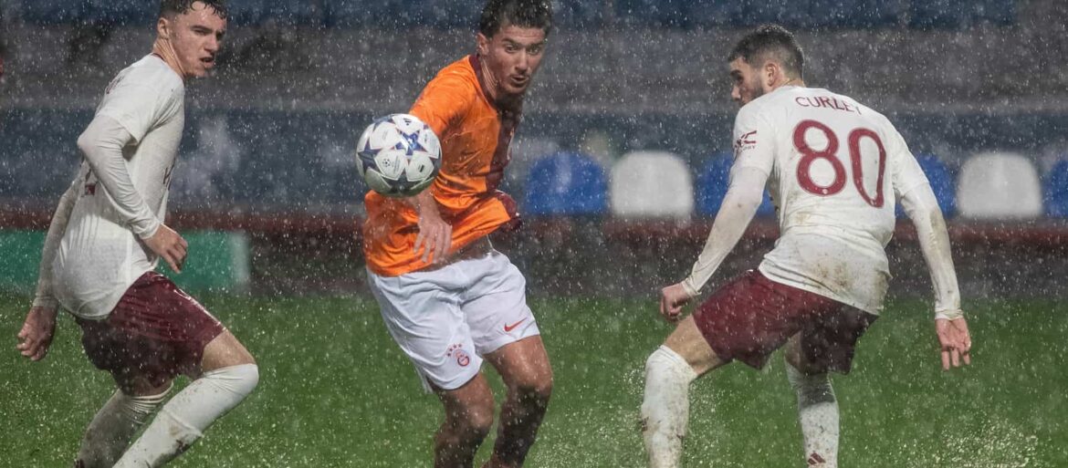 Man United midfielder Ruben Curley having his medical at Stoke City ...