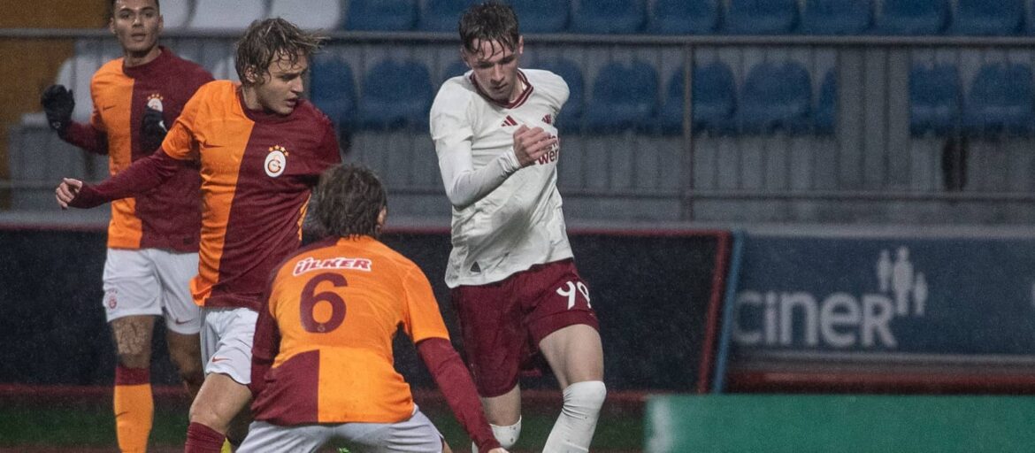 Tyler Fletcher absent with suspected season-ending injury - Man United ...