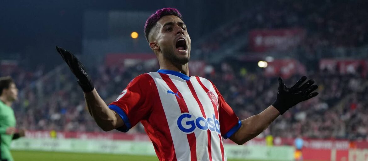 Manchester United eyeing Manchester City's Yan Couto after excellent ...