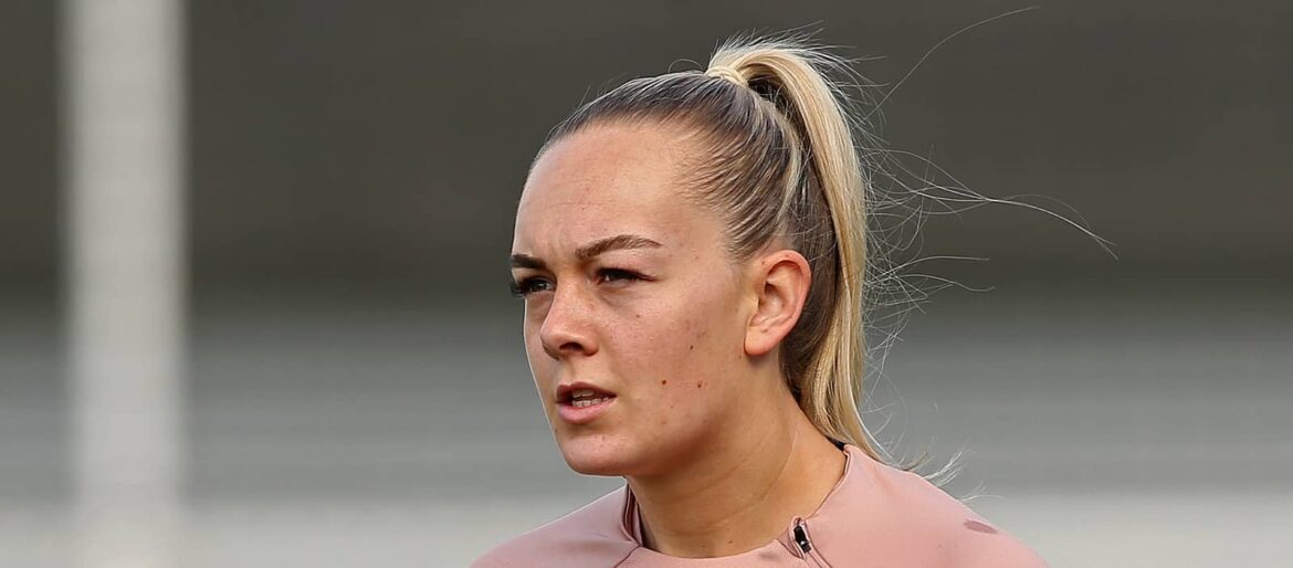 Manchester United Women sign goalkeeper Kayla Rendell from Southampton ...